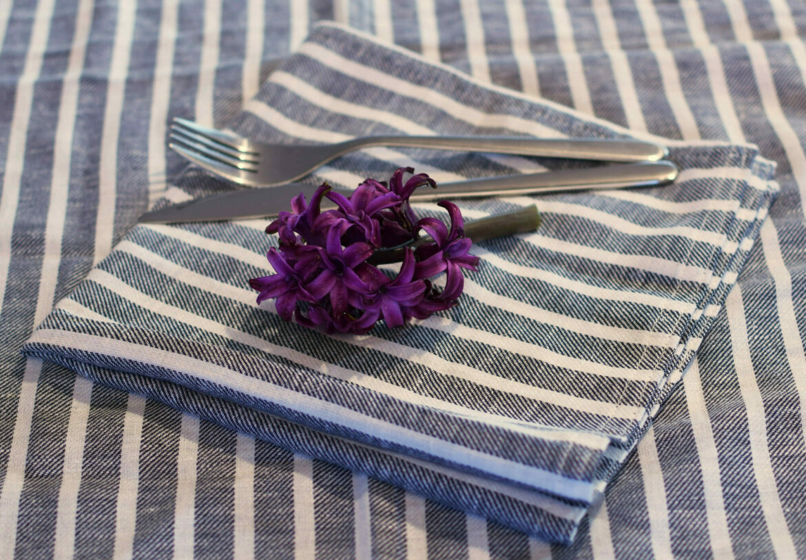 How to sew cloth napkins - easy DIY tutorial for beginners - I Can Sew This