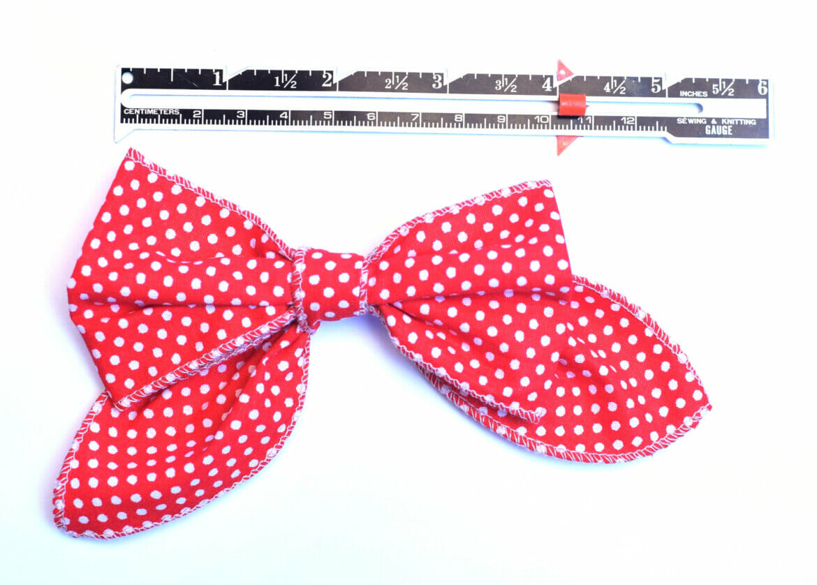 Sew cute fabric bows in minutes with this easy tutorial - I Can Sew This