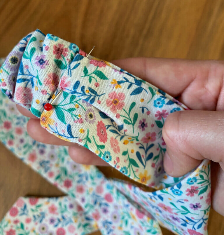 Sew a cute knotted headband with woven cotton: free pattern - I Can Sew ...