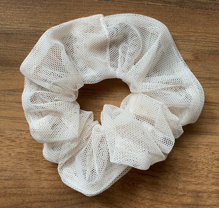 How to make tulle scrunchies. Step-by-step tutorial