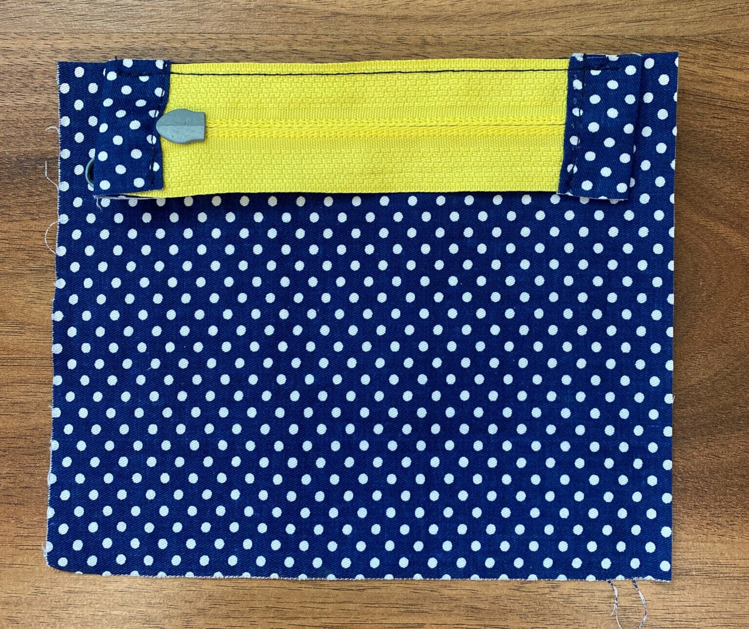 How to sew a lined zipper pouch with zipper tabs - 5 simple steps - I ...