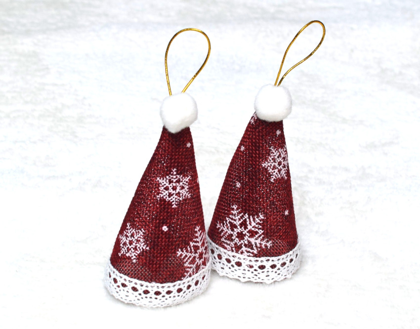 Easy DIY Santa hat ornaments tutorial - I Can Sew This