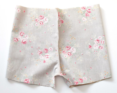 Sew your own baby bloomers with this free pattern (perfect for ...