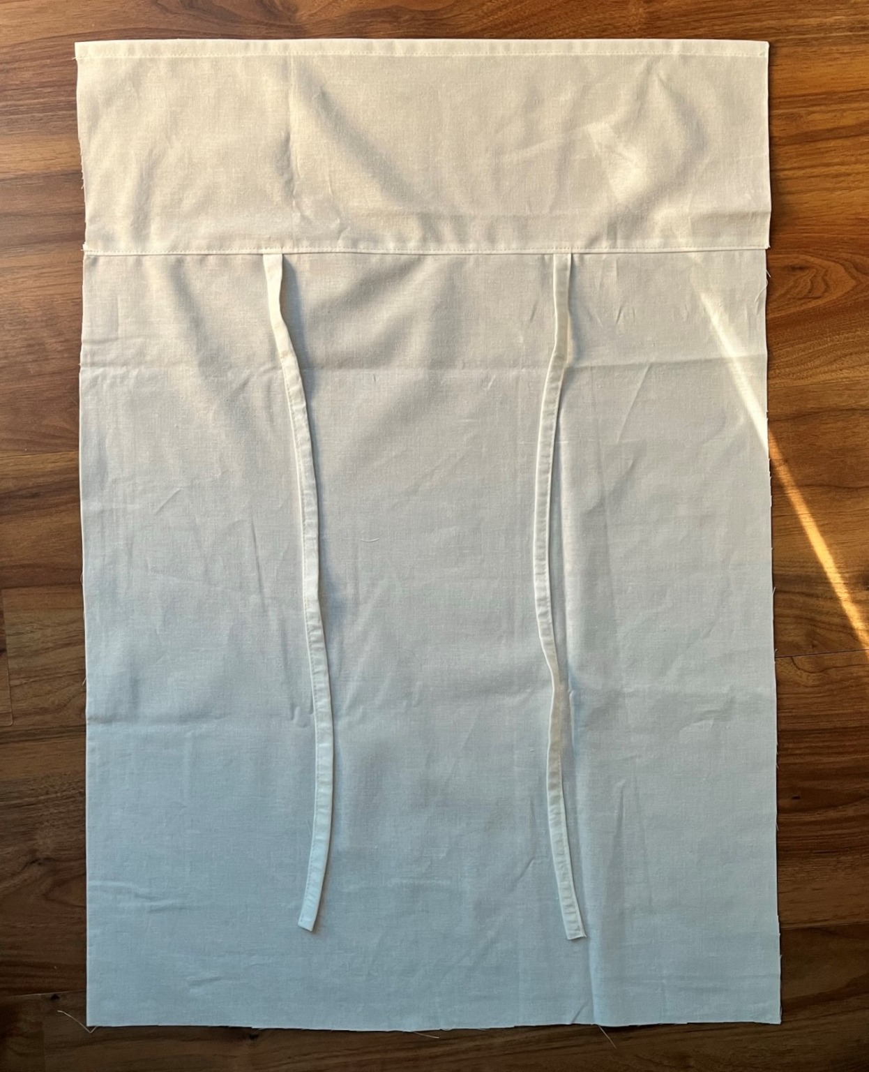 How to make an easy envelope pillowcase with ties - DIY tutorial - I ...