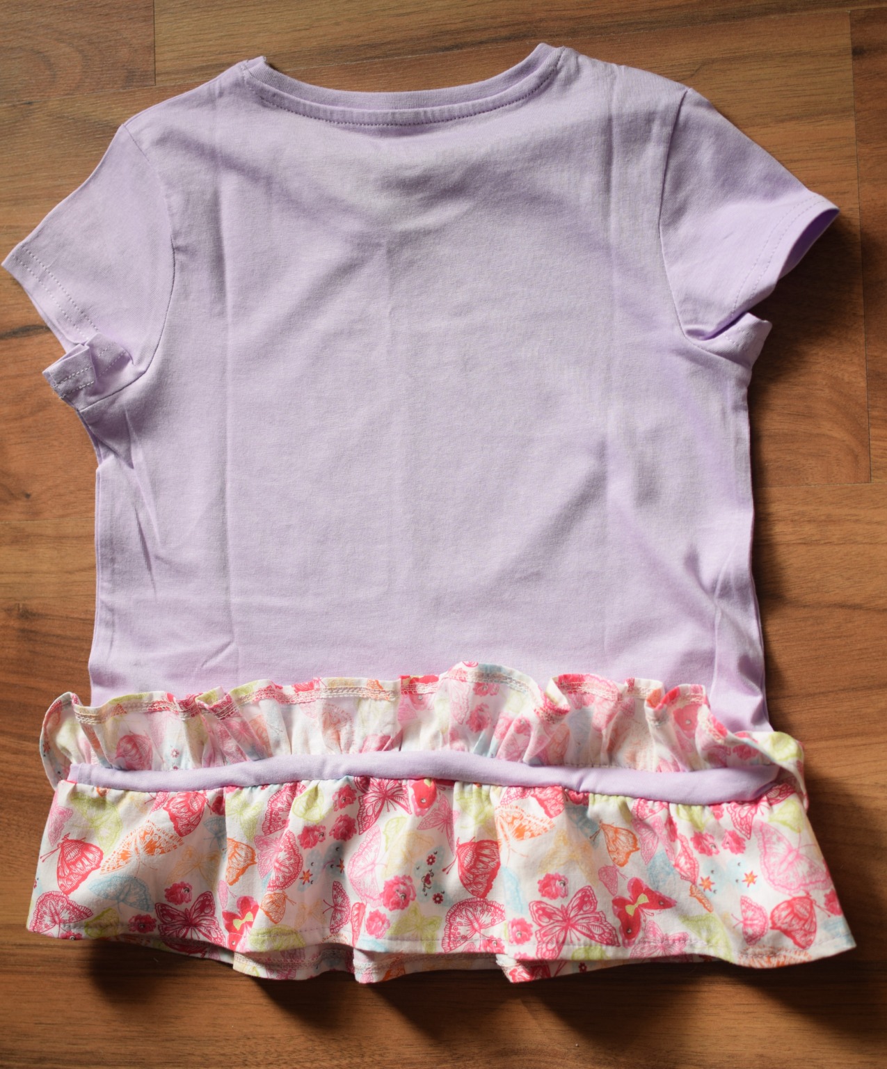 Easy t-shirt refashion. How to add ruffles tutorial - I Can Sew This