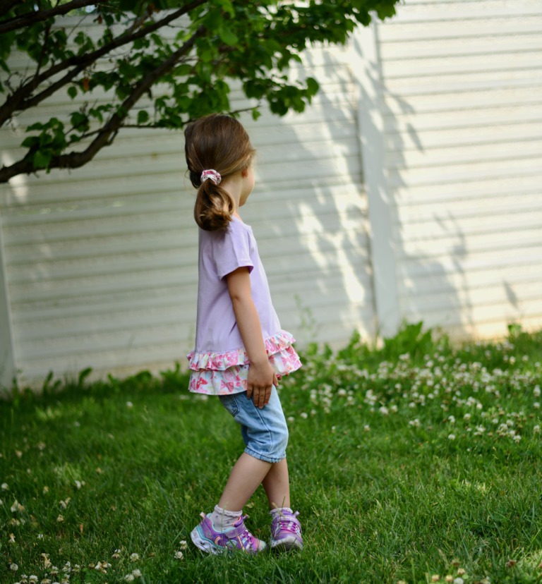 Easy t-shirt refashion. How to add ruffles tutorial - I Can Sew This