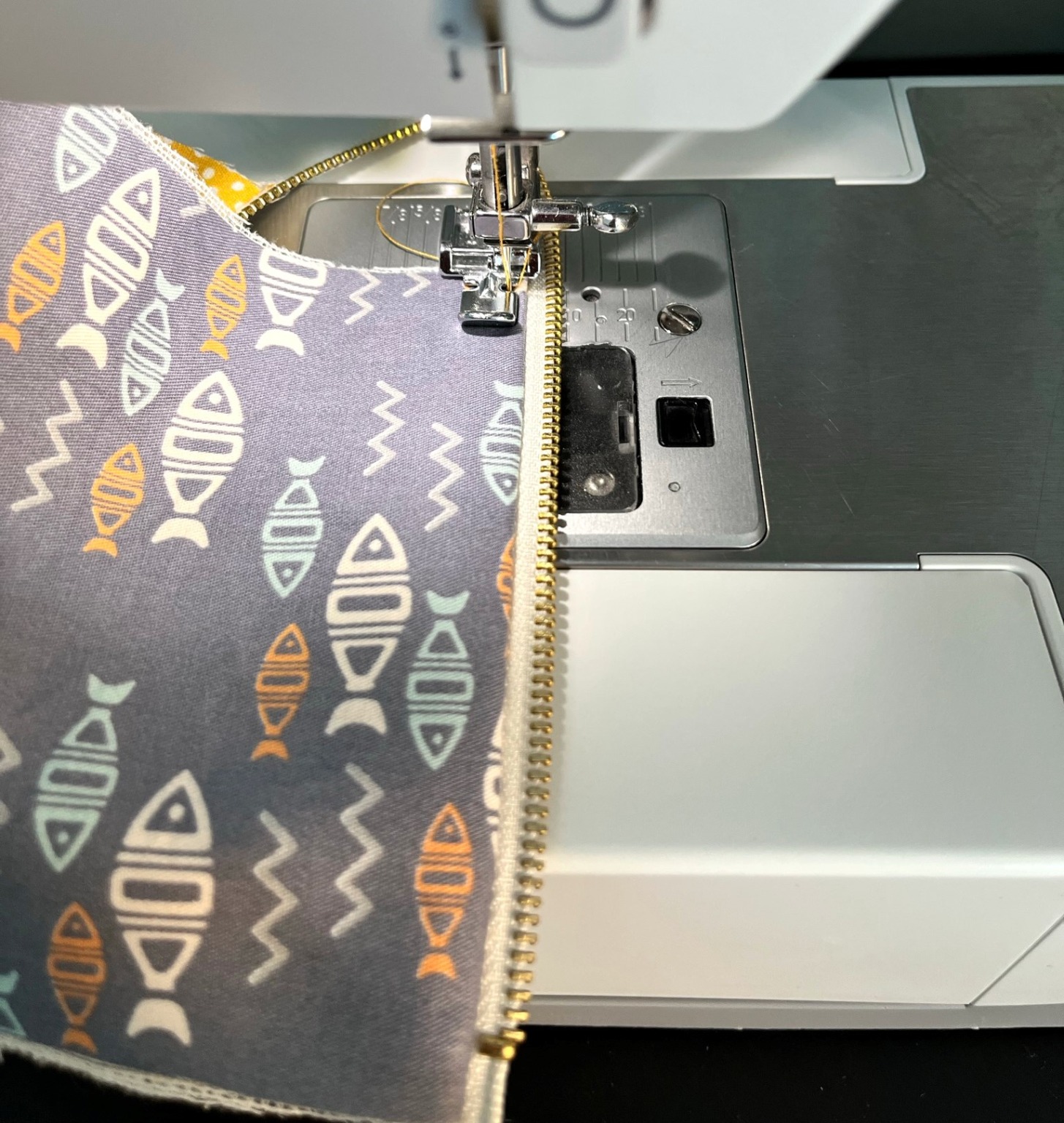 How to sew a mini zipper pouch in under 30 minutes: free pattern - I ...