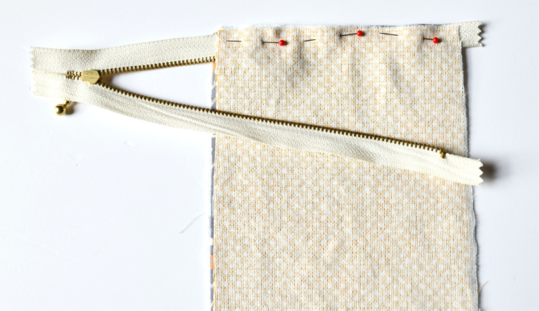 How to sew a mini zipper pouch in under 30 minutes: free pattern - I ...