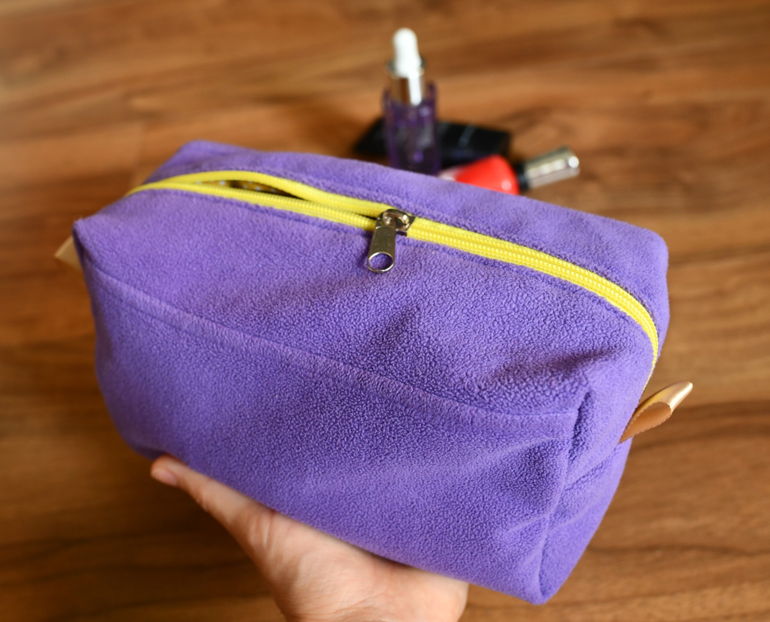 Creative ways to upcycle an old sweatshirt - DIY ideas you’ll love - I ...