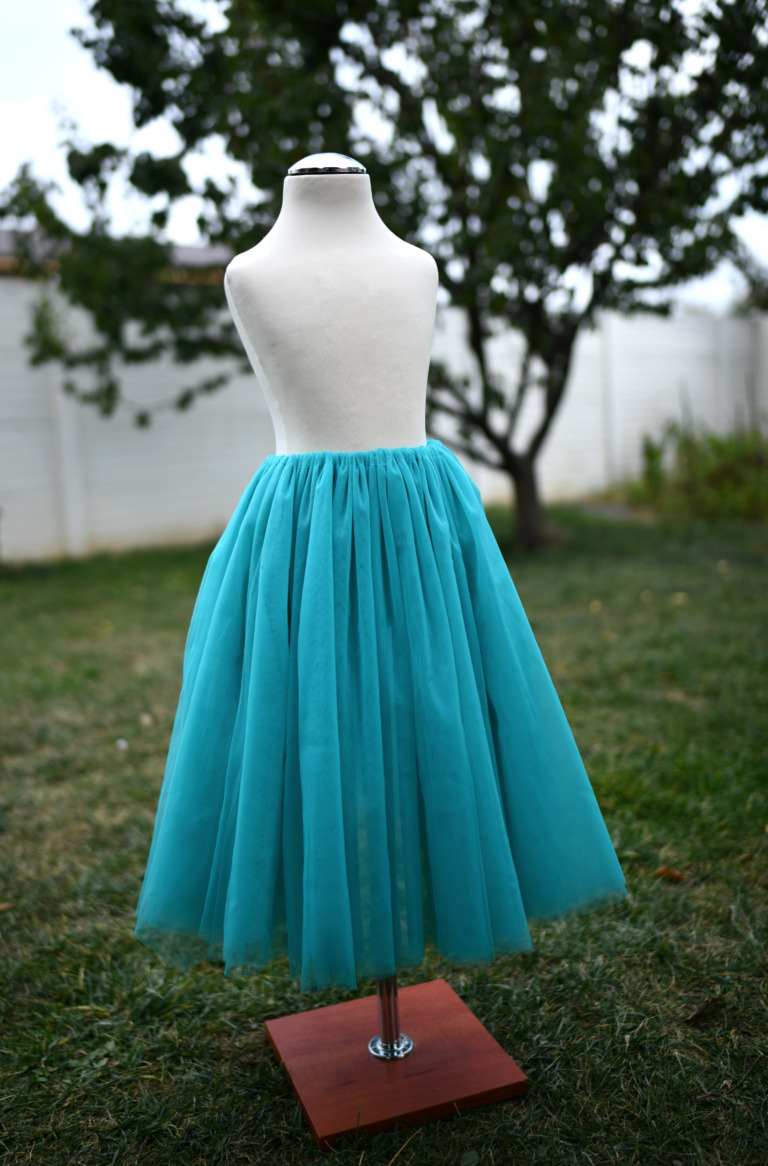 How to make a fun, fluffy tutu skirt - one-seam tulle tutorial - I Can ...