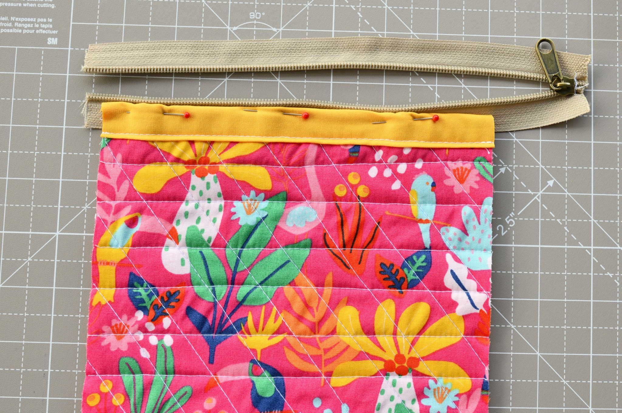 Create a cute and sturdy quilted zipper pouch (free pattern) - I Can Sew This
