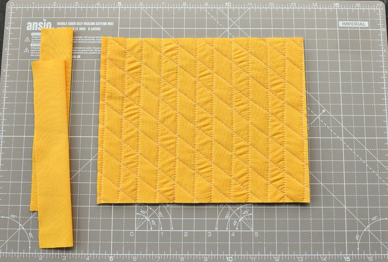 Create a cute and sturdy quilted zipper pouch (free pattern) - I Can ...