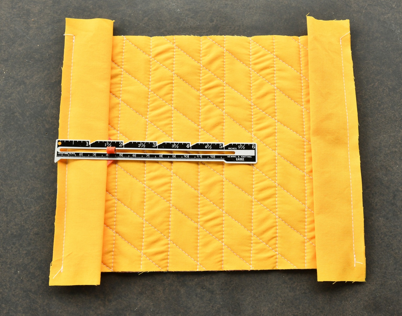 Create a cute and sturdy quilted zipper pouch (free pattern) - I Can ...