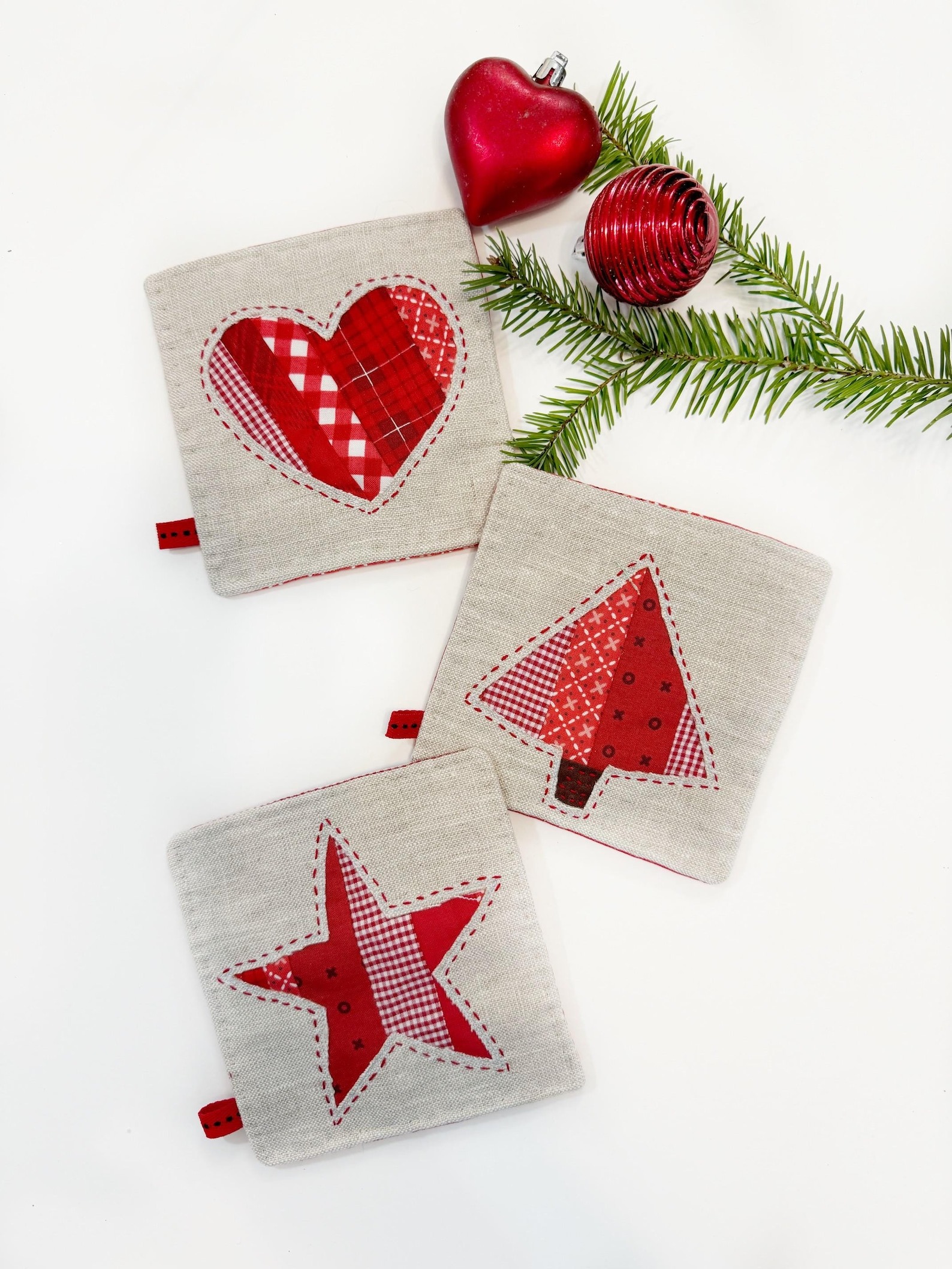 Sew the cutest Christmas coasters! 20+ free & paid patterns - I Can Sew ...